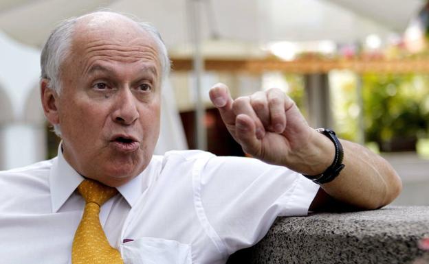 El premio Nobel Phillip Allen Sharp y el inmunólogo Manuel Patarroyo ...