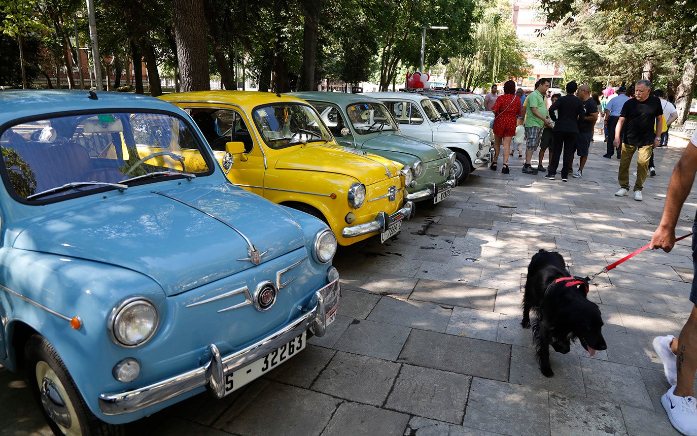 Fotos: Concentración de coches clásicos en el parque del Salón | El ...